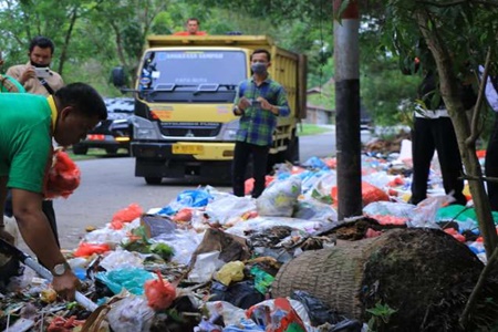 RIAUPAGI.com | Penanganan Sampah Oleh PT EPP yang Pernah 'Berkasus' Belum Tuntas, Pemko Pakai ...